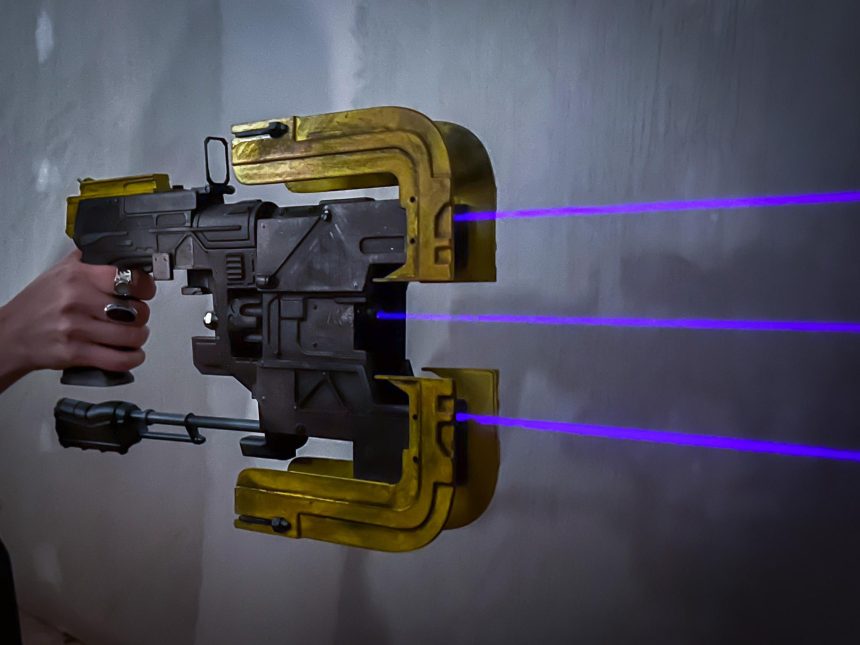 Plasma Cutter replica from Dead Space - Greencade